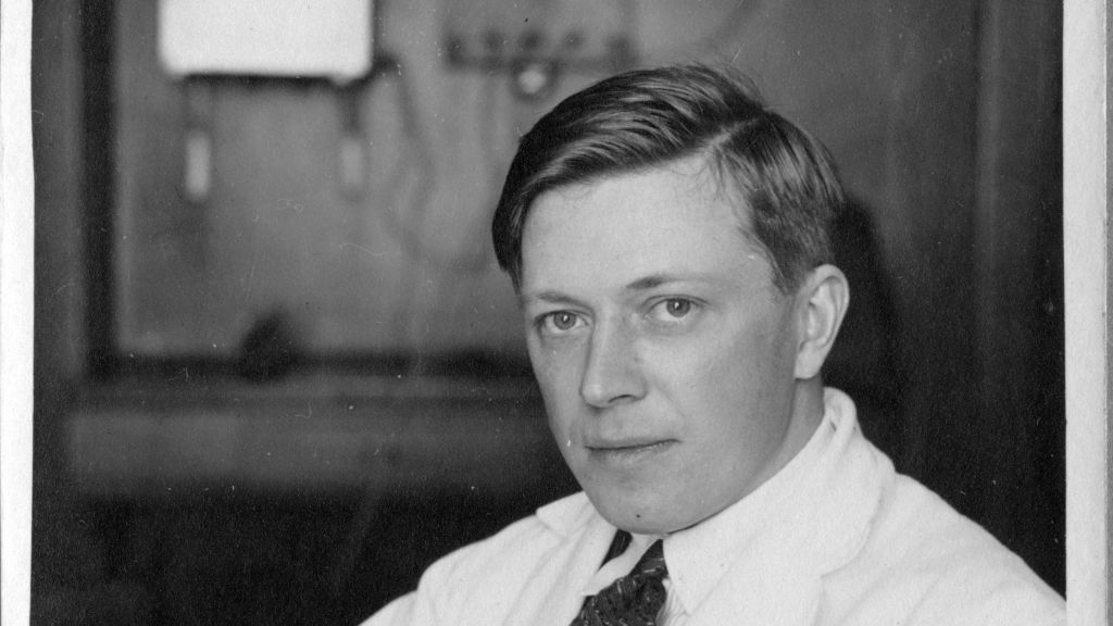 Leif Tronstad hedret 80 år etter drapet: Nå er medaljene avduket